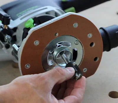 Recessing hinges » Precision routing in edge areas