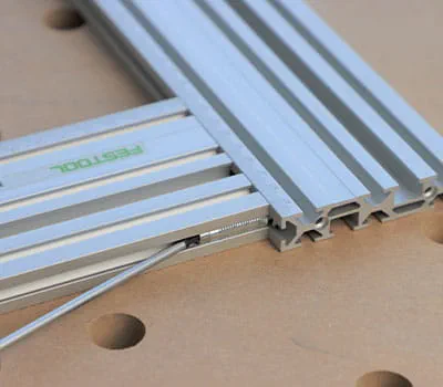 Recessing hinges » Precision routing in edge areas