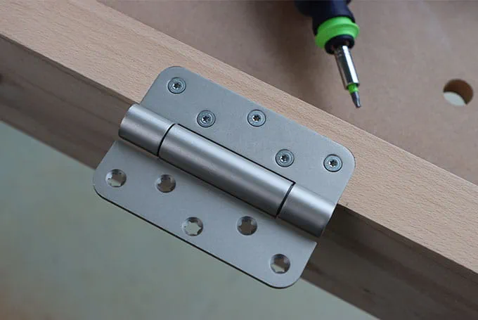 Recessing hinges » Precision routing in edge areas