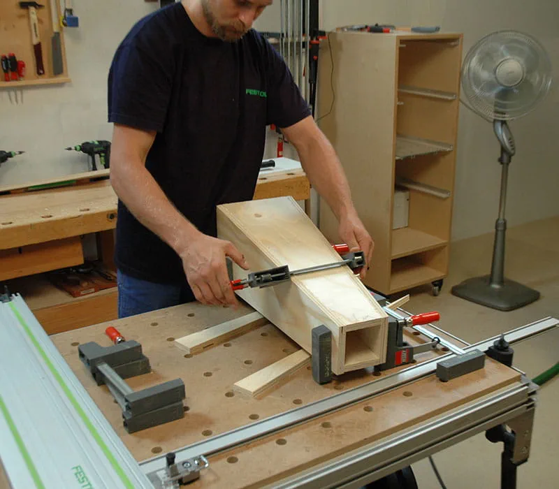 Build your own bird house | Assembly instructions for a bird house with ...